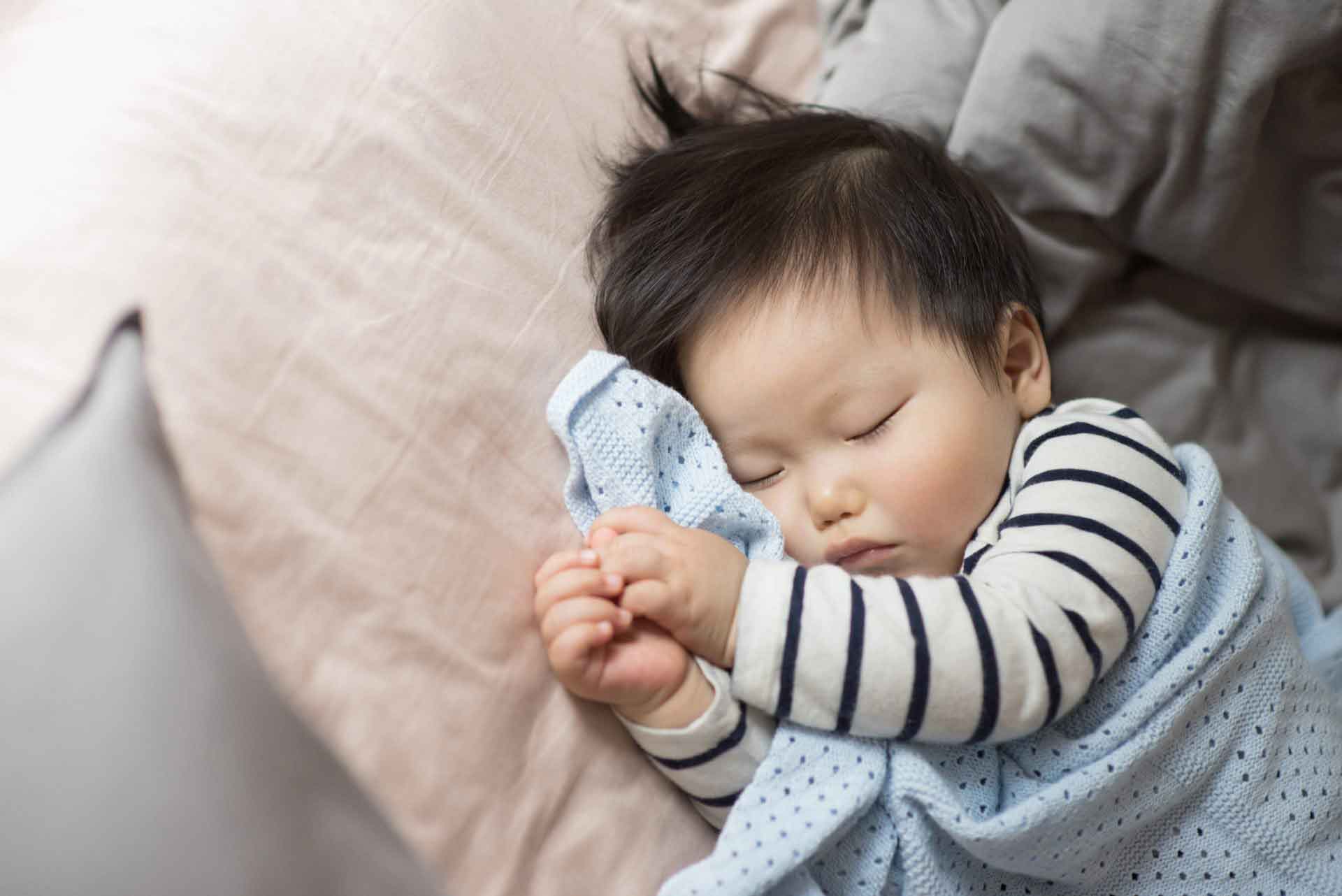 Kapan Bayi Bisa Tidur Sendiri? Ini 5 Hal yang Perlu Dipertimbangkan ...
